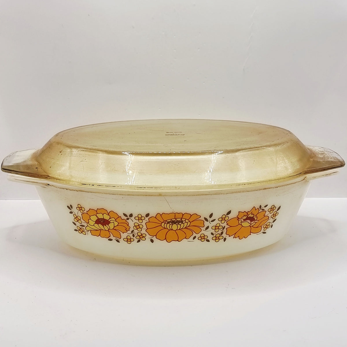 1970s Vintage Pyrex Casserole Lidded Dish